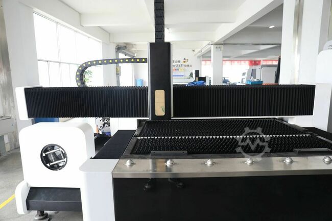 Lasergraaf NORA lf3015CR – Year 2020 – Cncbul.co.uk