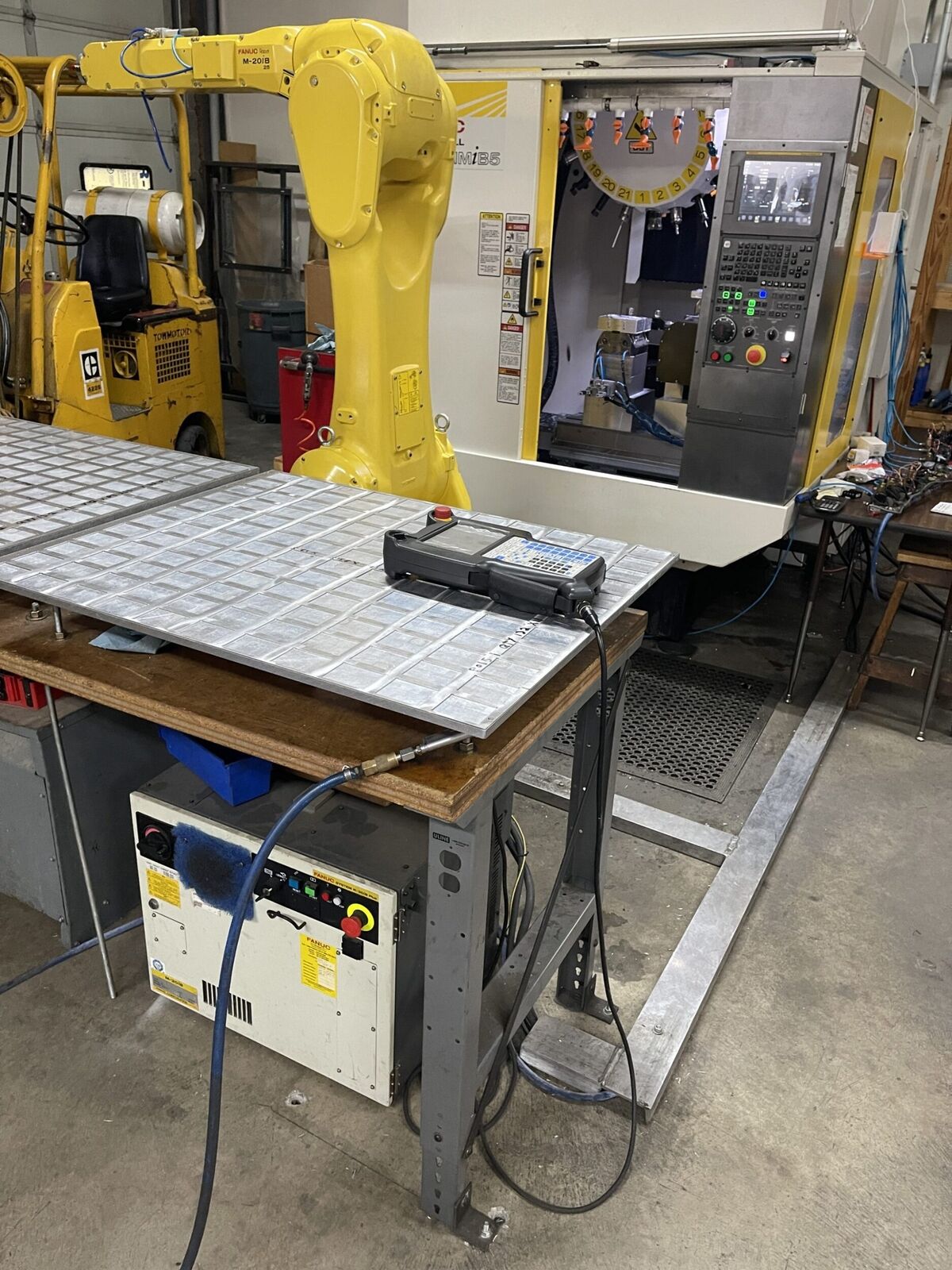 Fanuc RoboDrill 5X A-D21MiB5 VMC + Robot Cell – Year 2018 – Cncbul.co.uk