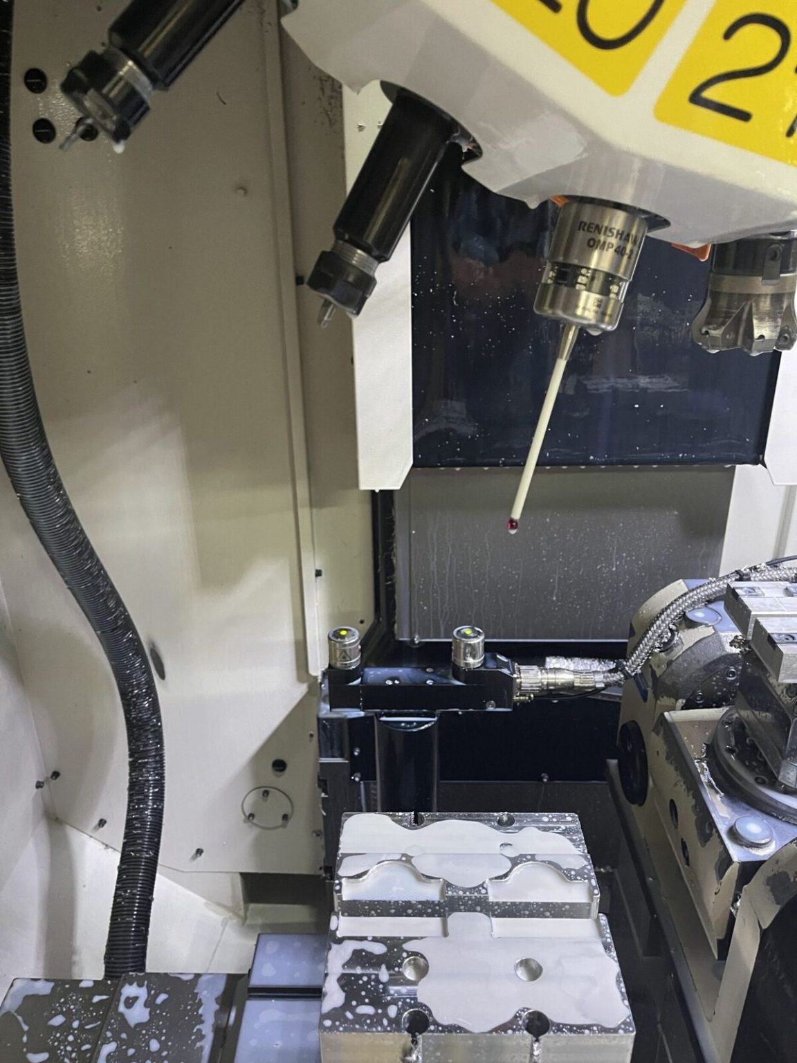 Fanuc RoboDrill 5X A-D21MiB5 VMC + Robot Cell – Year 2018 – Cncbul.com