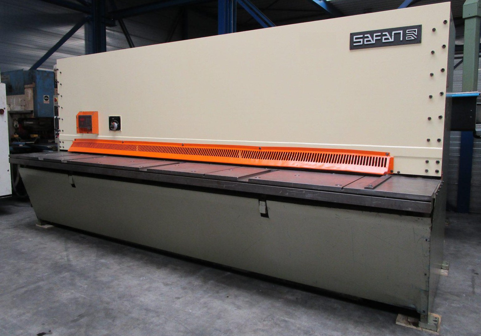 Safan Holland HVS 15-430 – 1998 Model – Cncbul.co.uk