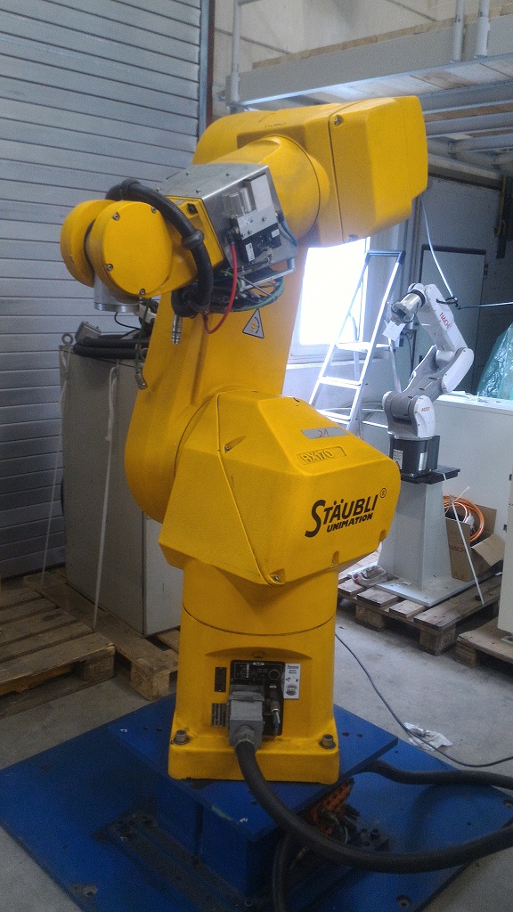 Stäubli RX170HP Industrial Robot – Year 1996 – Cncbul.com