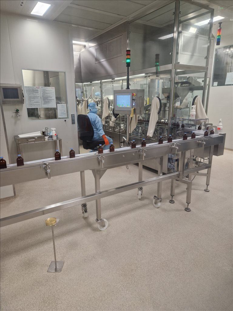 OPTIMA INOVA VFVM 7042 Vial Filling Line with RABS B44551 – Year 2008 ...