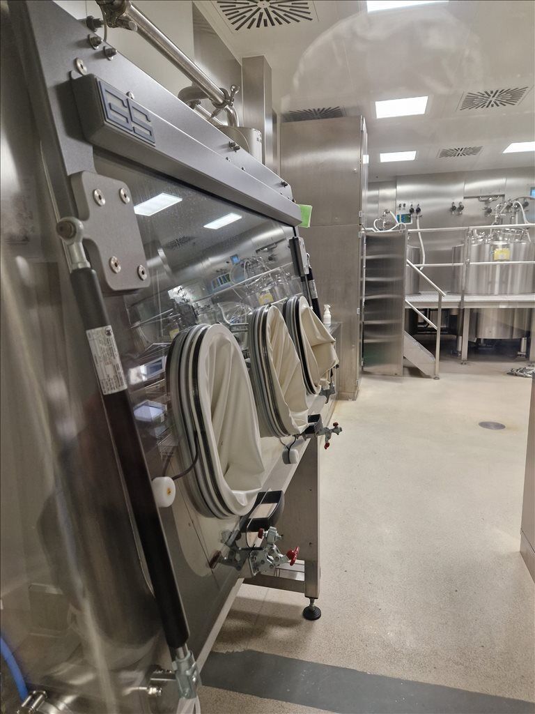 OPTIMA INOVA VFVM 7042 Vial Filling Line with RABS B44551 – Year 2008 ...