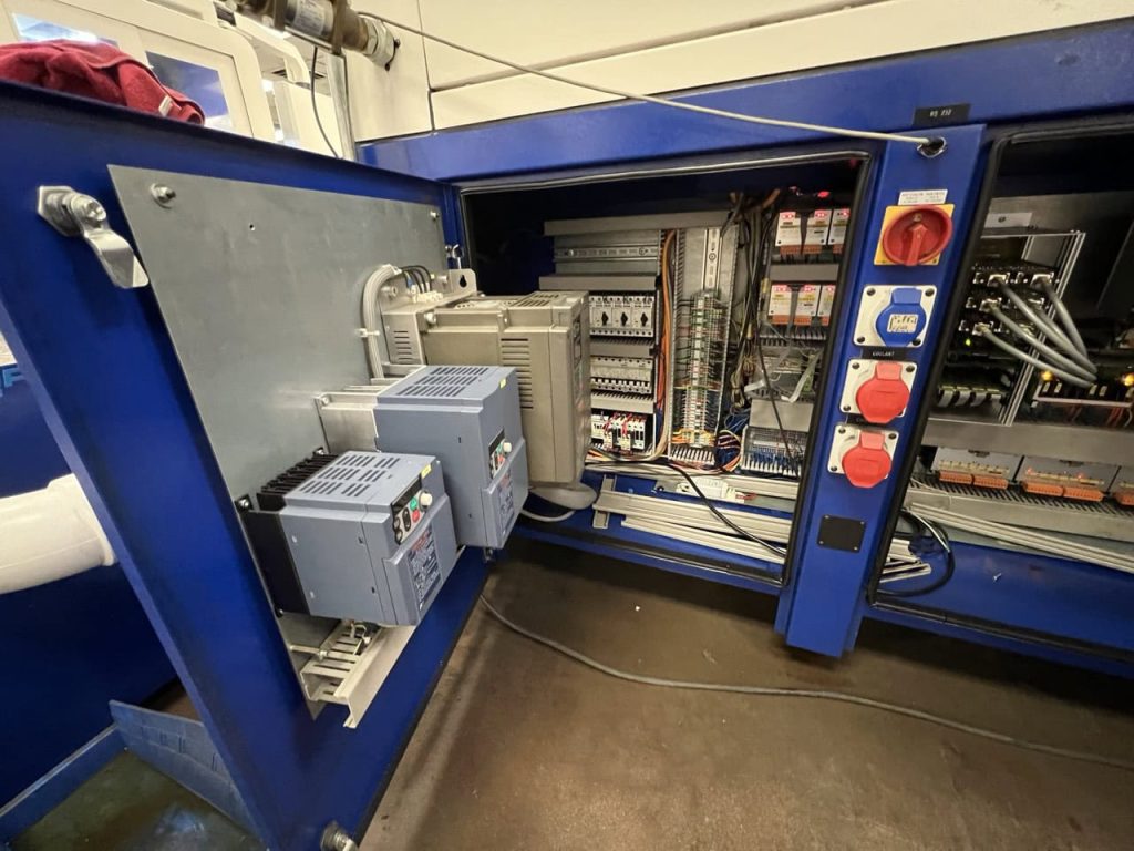 Rollomatic Shapesmart NP4 CNC Tool Grinding Machine Year 2006 – Cncbul ...