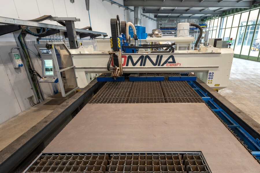 Soitaab OMNIAtech All-in-One Heavy Plate Fabrication Plasma Cutting ...