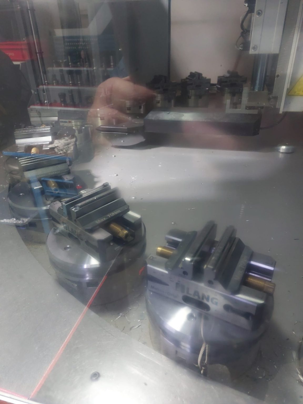 EROWA Robot Easy 250 Up to 250kg transfer weight High performance on ...